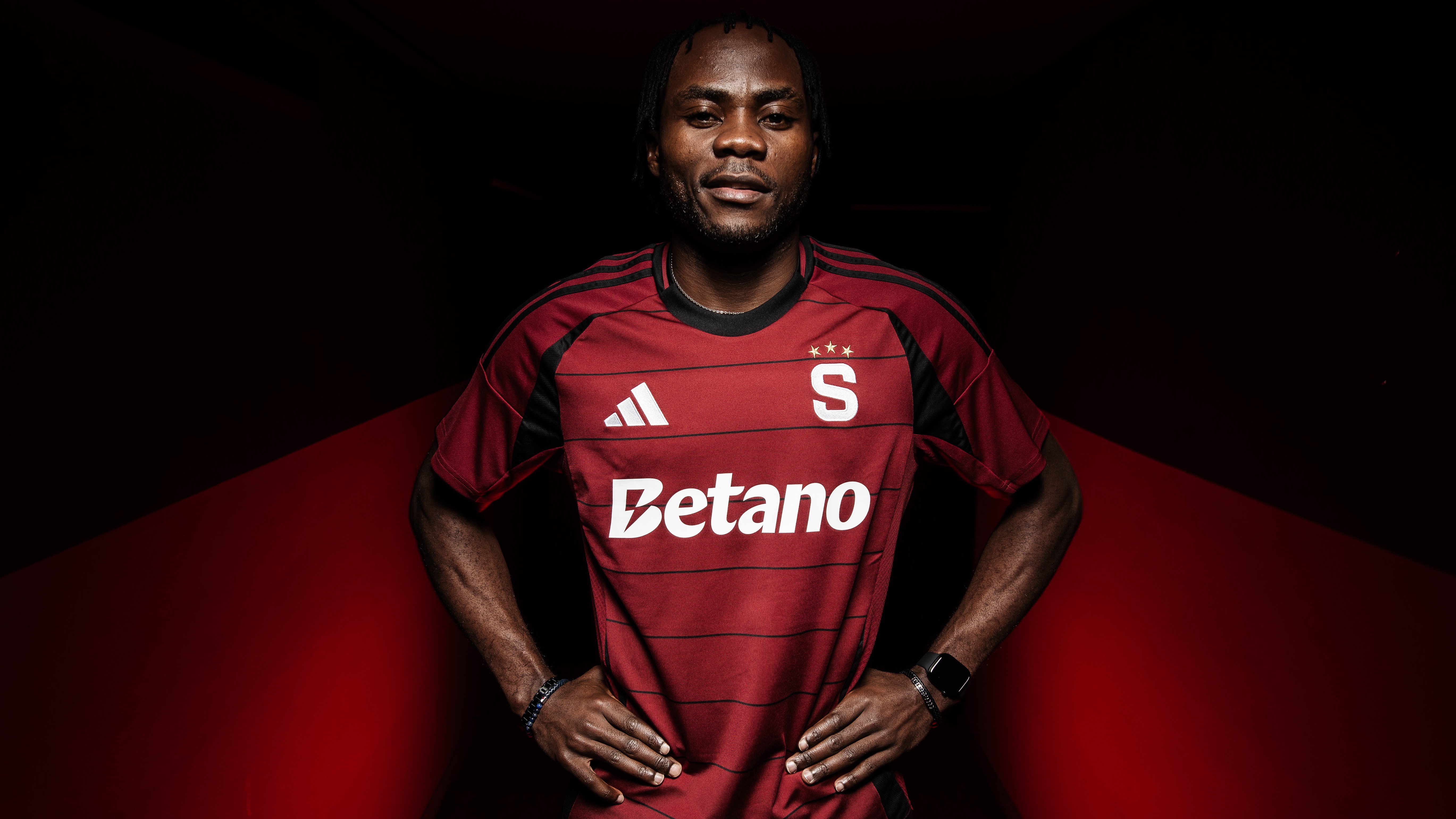 Přichází Emmanuel Uchenna | sparta.cz