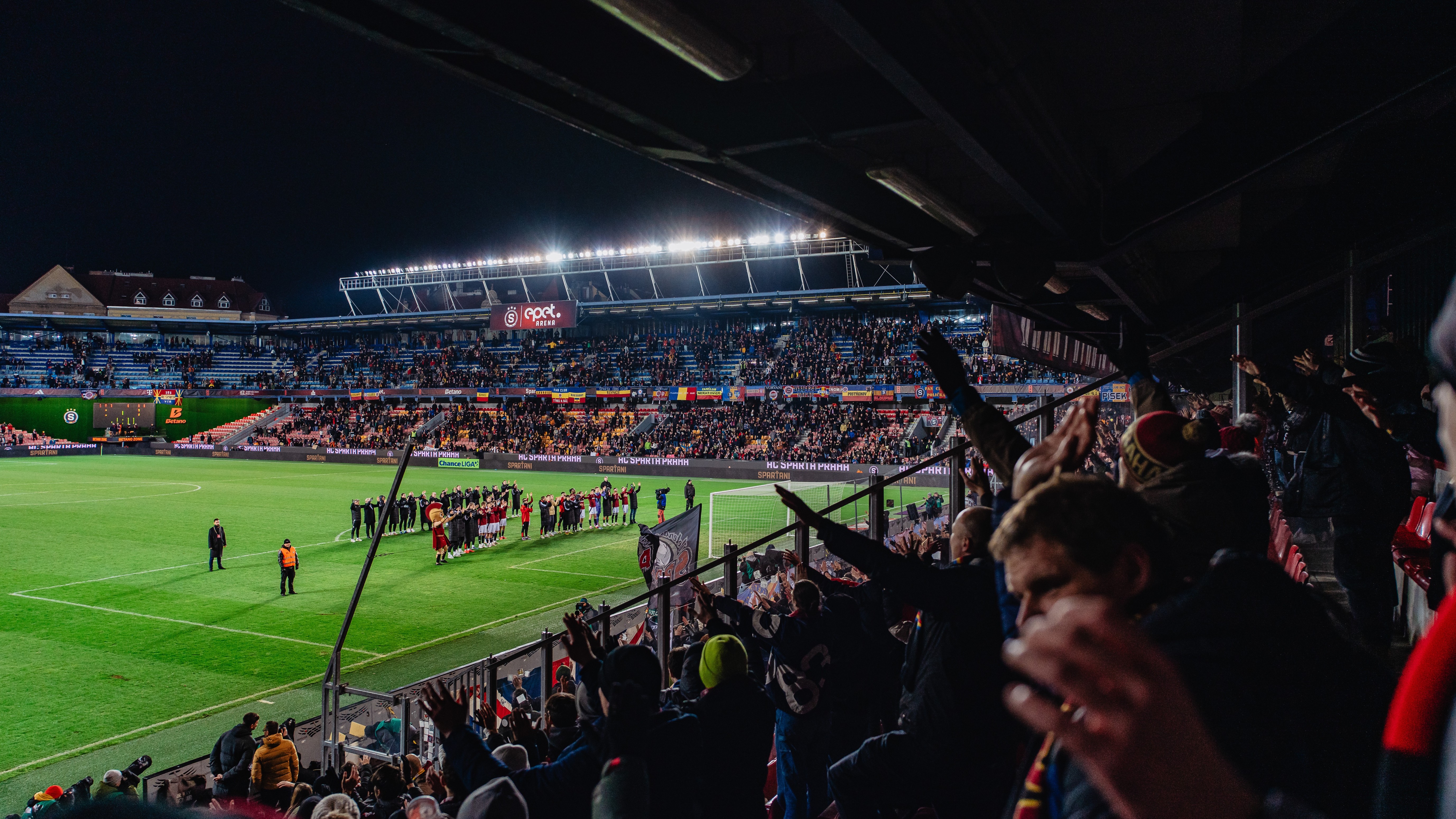 Organizační info před Hradcem | sparta.cz