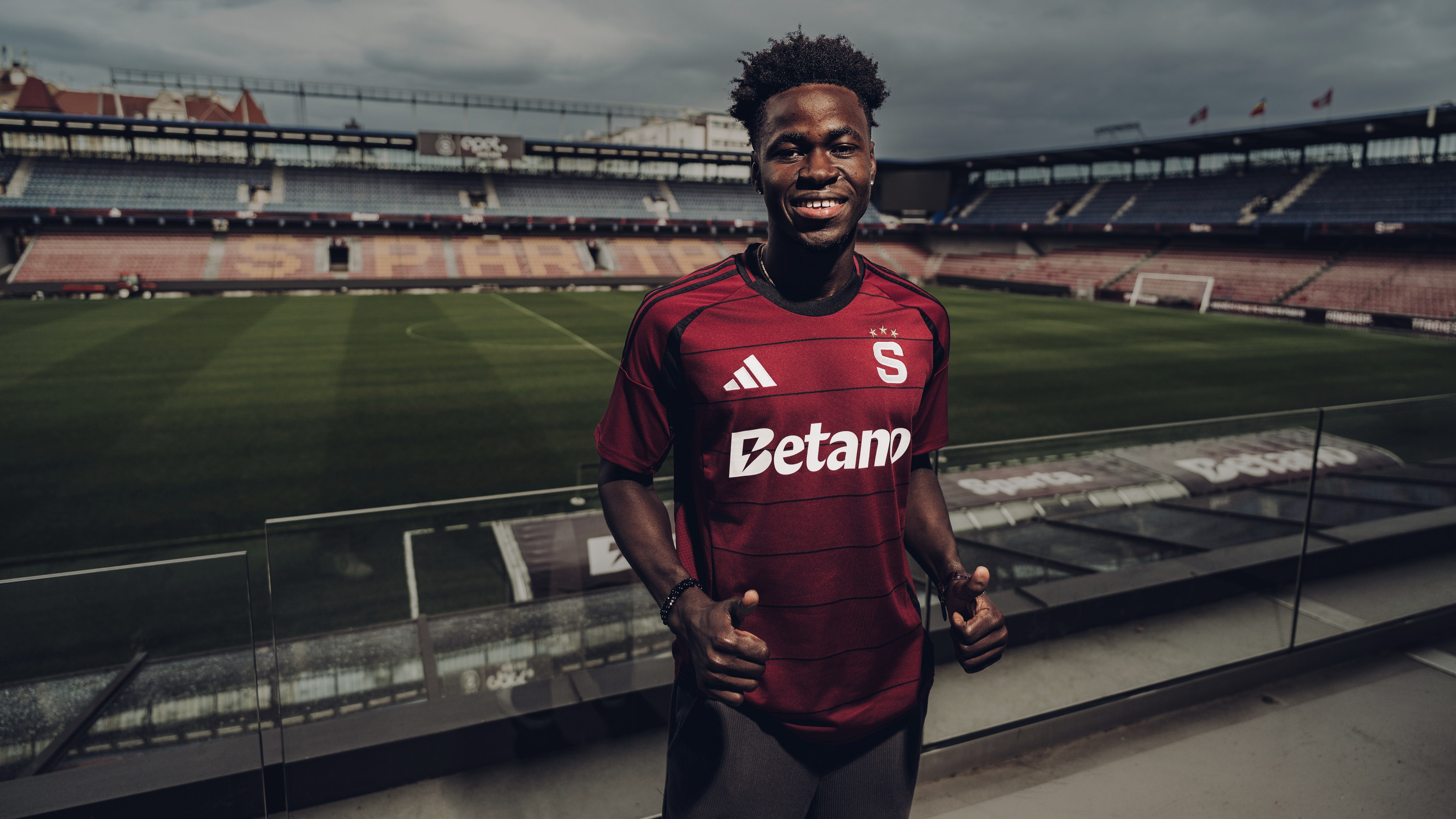 Přichází Ivan Mensah | sparta.cz